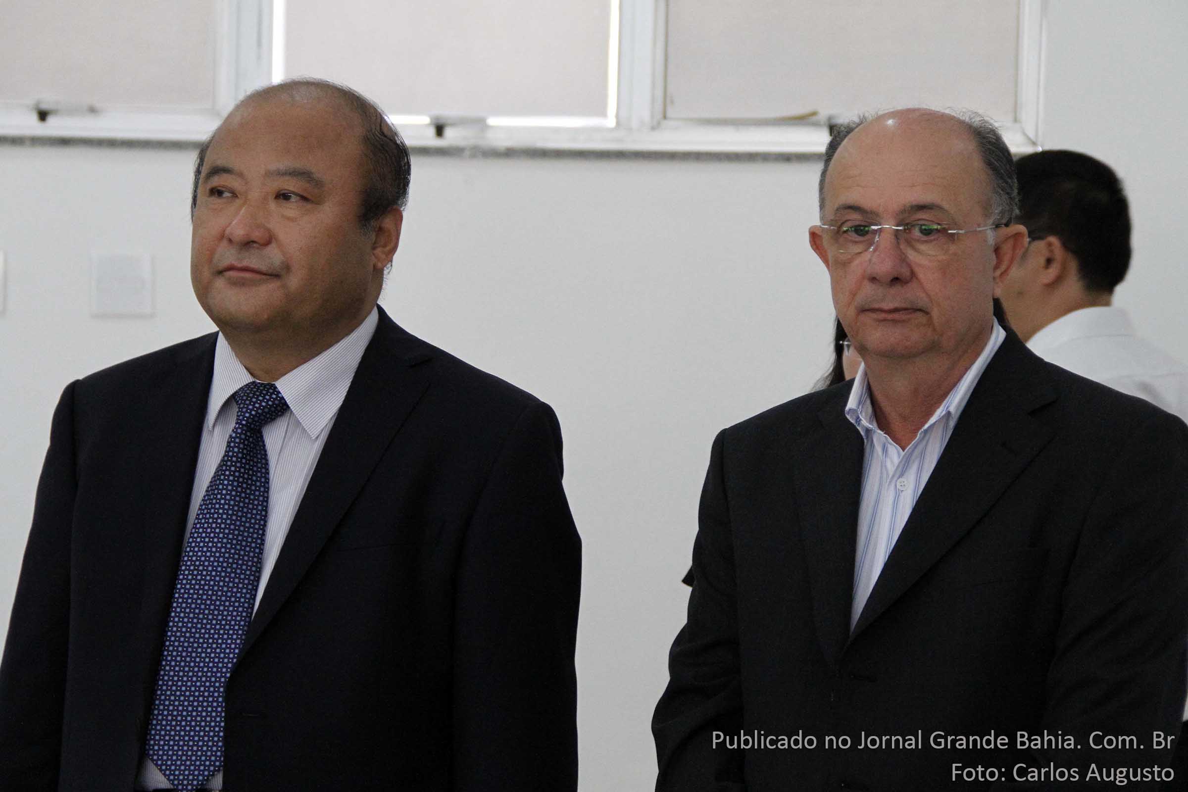 Encontro entre feirenses e chineses representa a colisão entre modelos ...