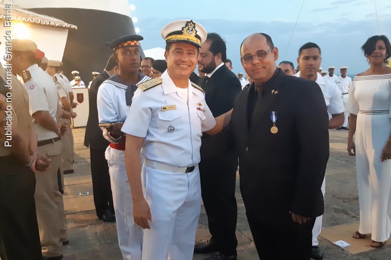 Almirante de Esquadra Almir Garnier Santos outorga título de ‘Amigo da ...