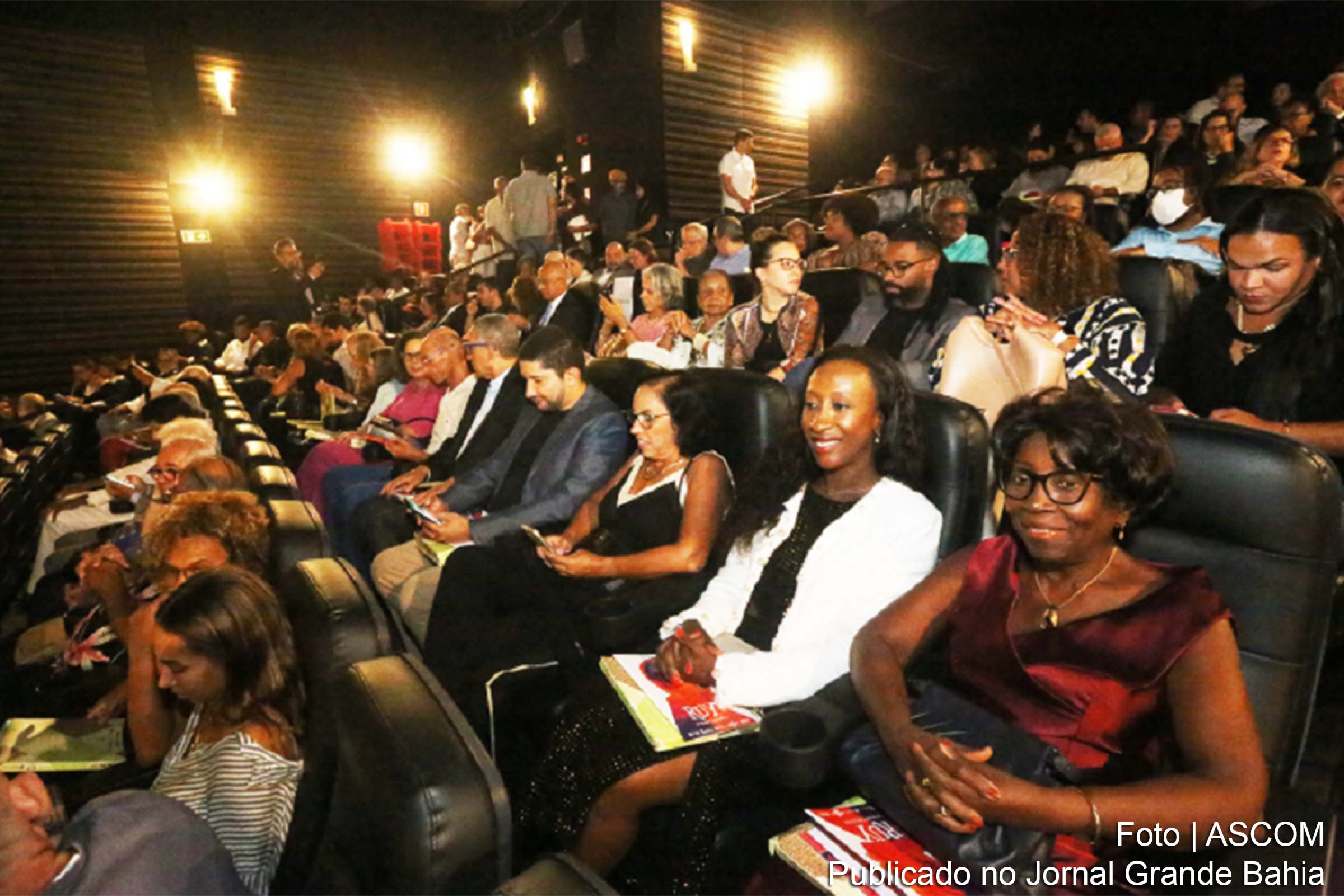 Desembargadores do TJBA participam do lançamento do filme 'A voz de Ruy ...