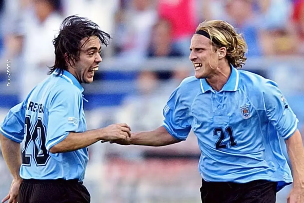 100 gols da Copa do Mundo: Diego Forlán decide Senegal x Uruguai com ...